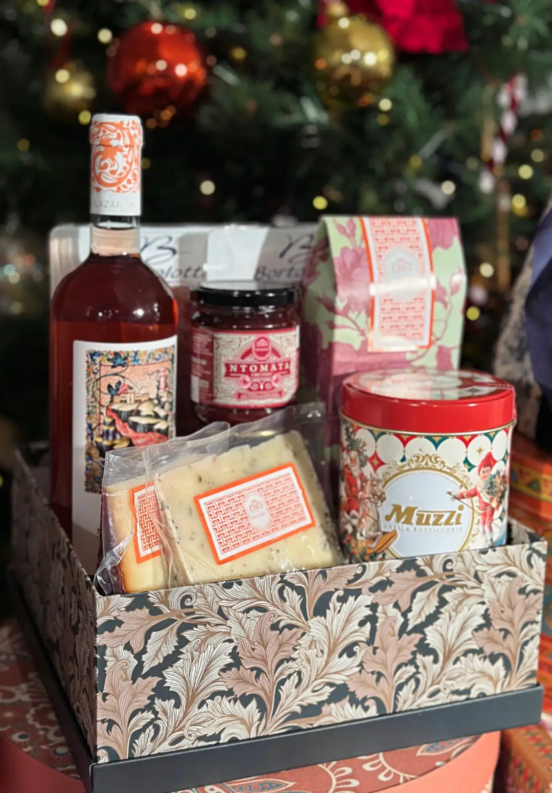 PAVILION - Προϊόντα delicatessen, gift boxes, panettone, premium δώρα